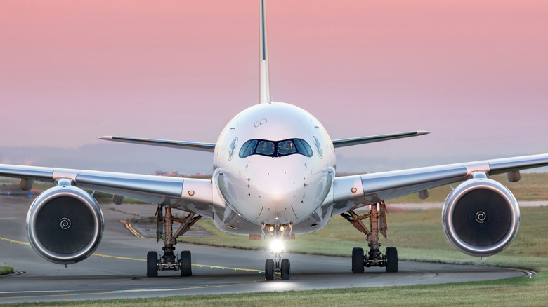How Fast Do Commercial Planes Fly & What Are Their Top Speeds?