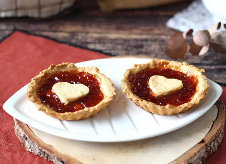 Strawberry jam Valentine's Day tarts: homemade romantic treats