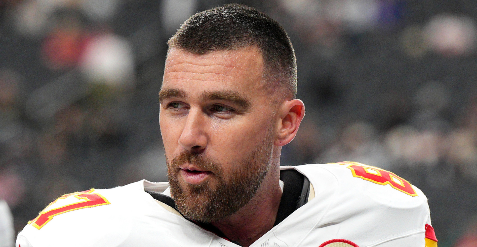 30 NFL players who are both talented and attractive