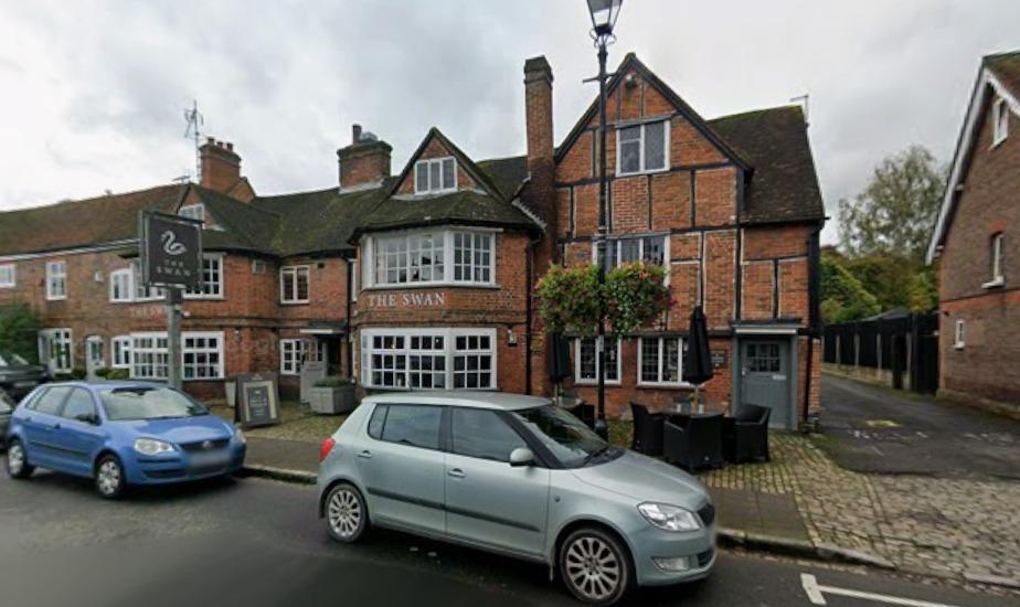 Amersham pub's bid to improve bar's appearance among latest planning ...