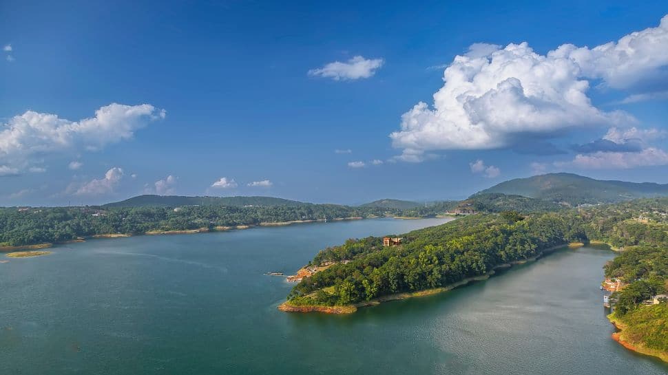 From Chilika Lake to Dal Lake: 10 must-visit Indian lakes famous for ...