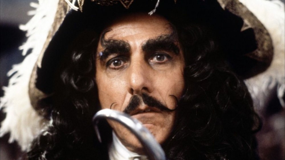 Why Captain Hook from Hook looks so familiar
