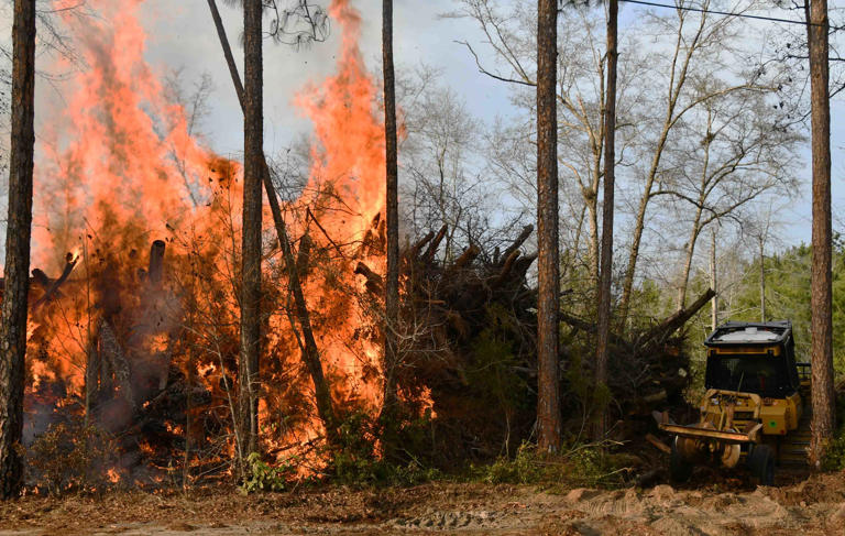 Colleton County crews save mobile homes from threat caused by debris fire