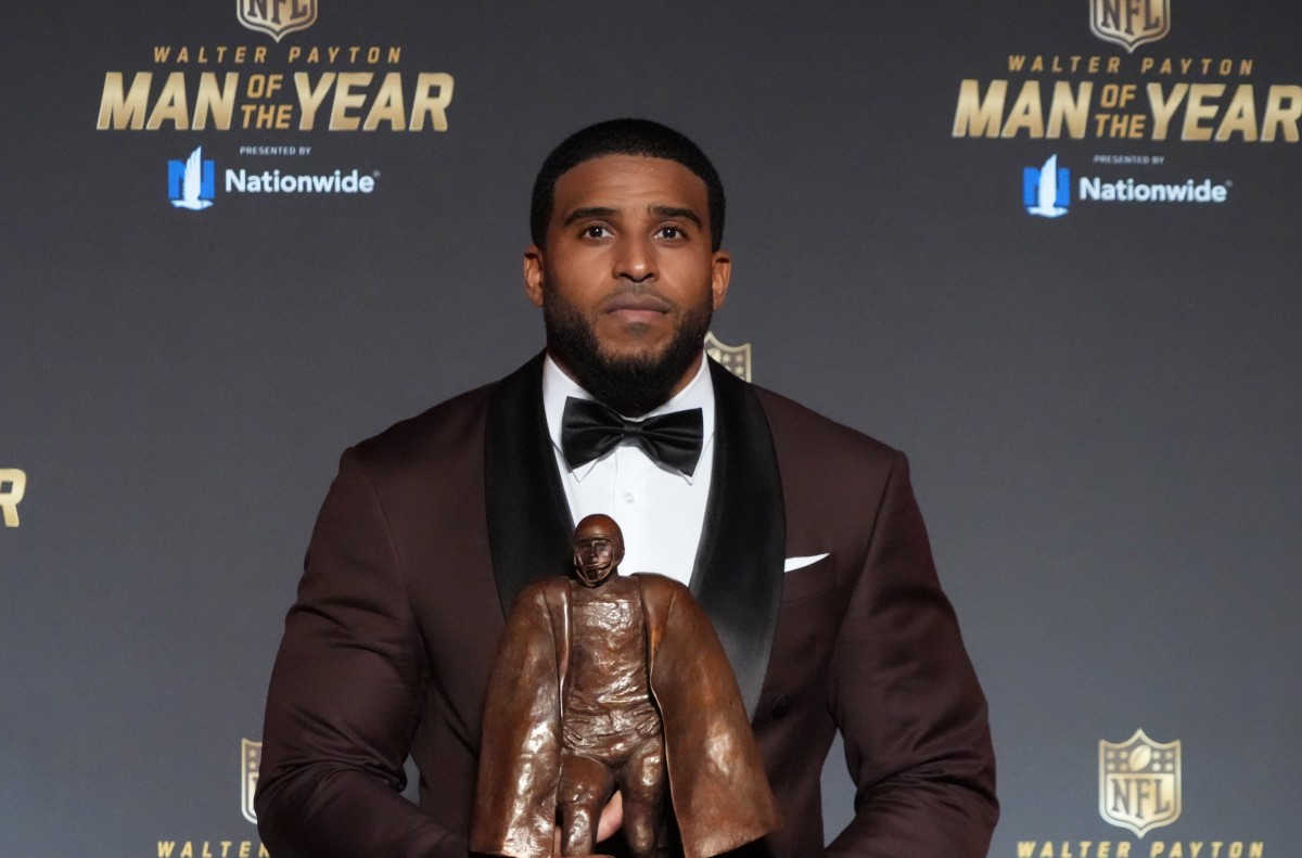 Bobby Wagner sends emotional message for mom after NFL honor