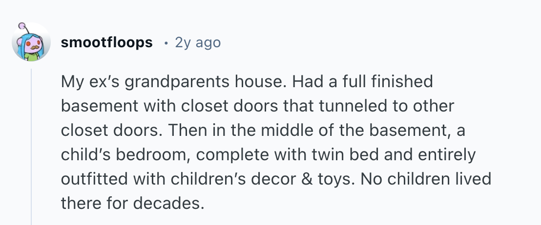 22 weird things people found in someone else’s house