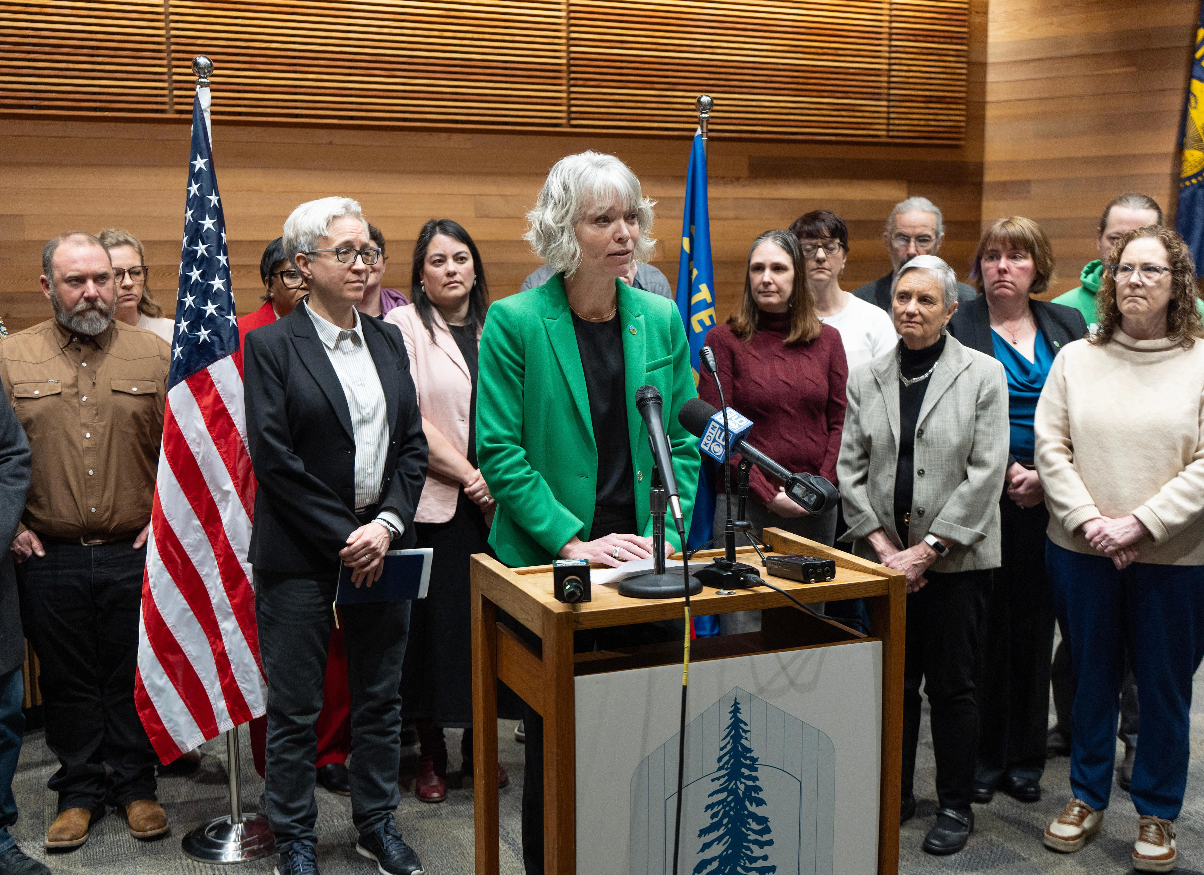 Eugene mayor signs letter demanding end to immigration enforcement actions