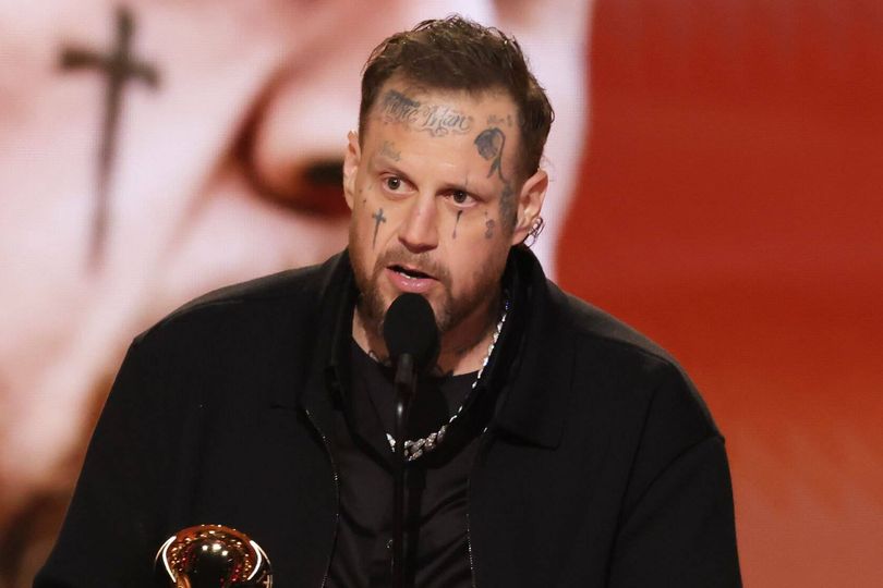Jelly Roll's political connections 'exposed' after dodging ICE question ...