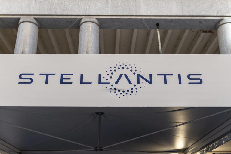 Stellantis flags big profit miss, 2026 outlook looks weak