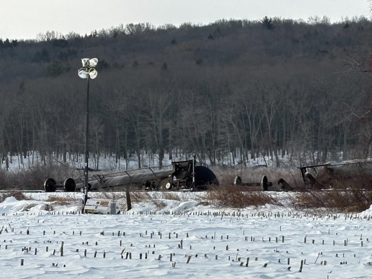 No leaks reported as crews work to clean up Mansfield train derailment