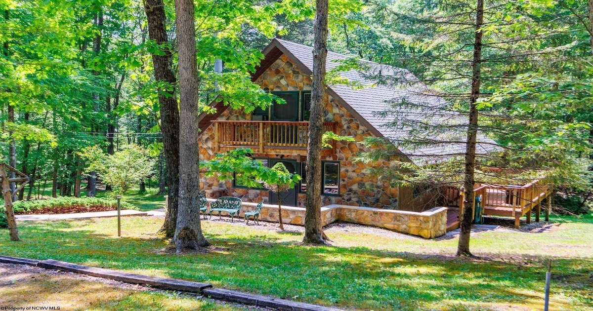 Looking for unique stays? These 7 West Virginia Airbnbs are exceptional