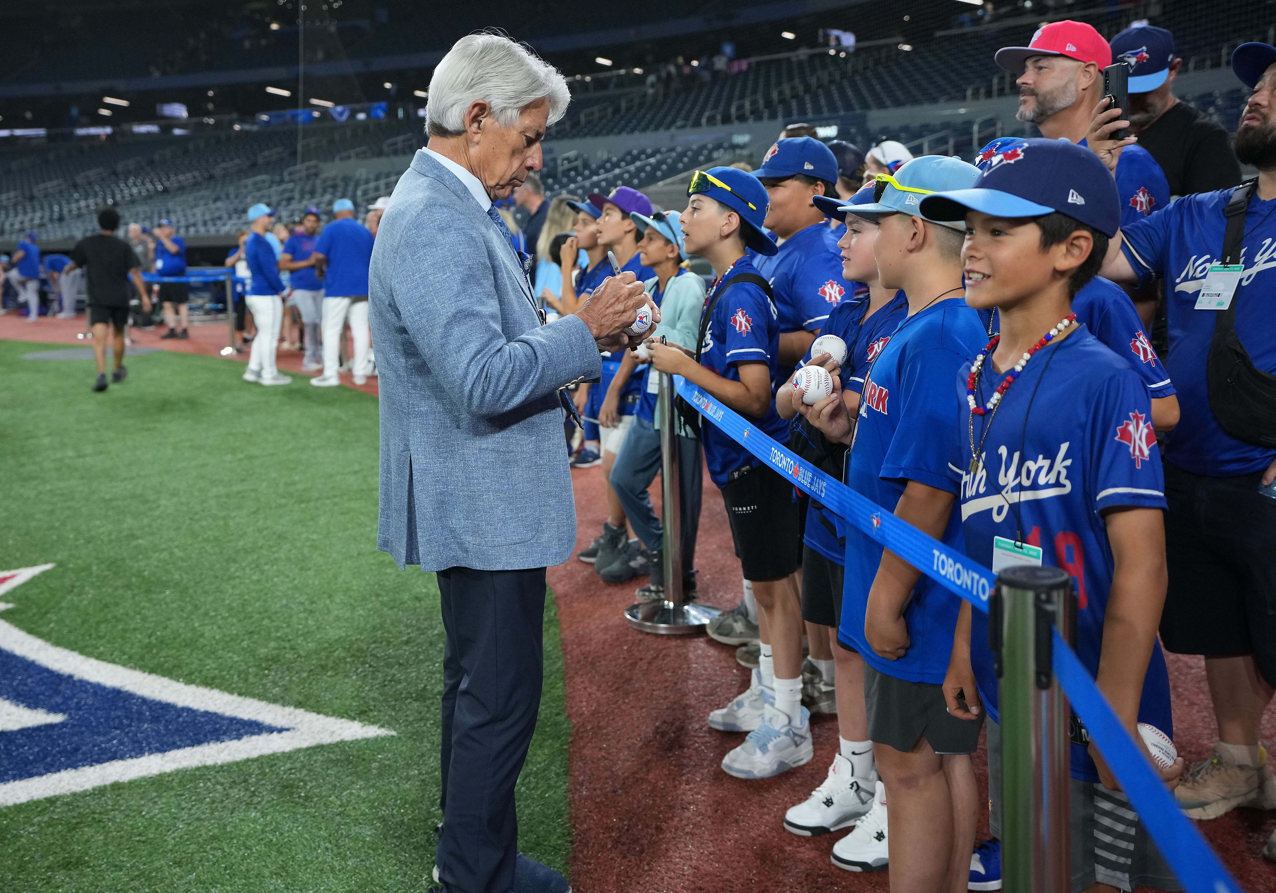 Longtime broadcaster retires after four decades with the Blue Jays
