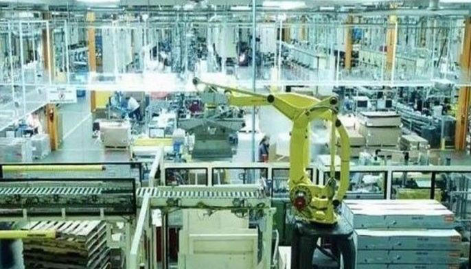 Manufacturing output dips in 2025