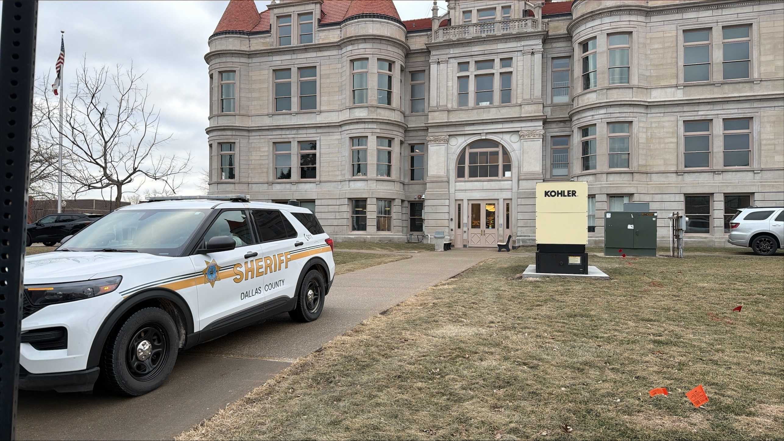 Dallas County Courthouse cleared after bomb threat
