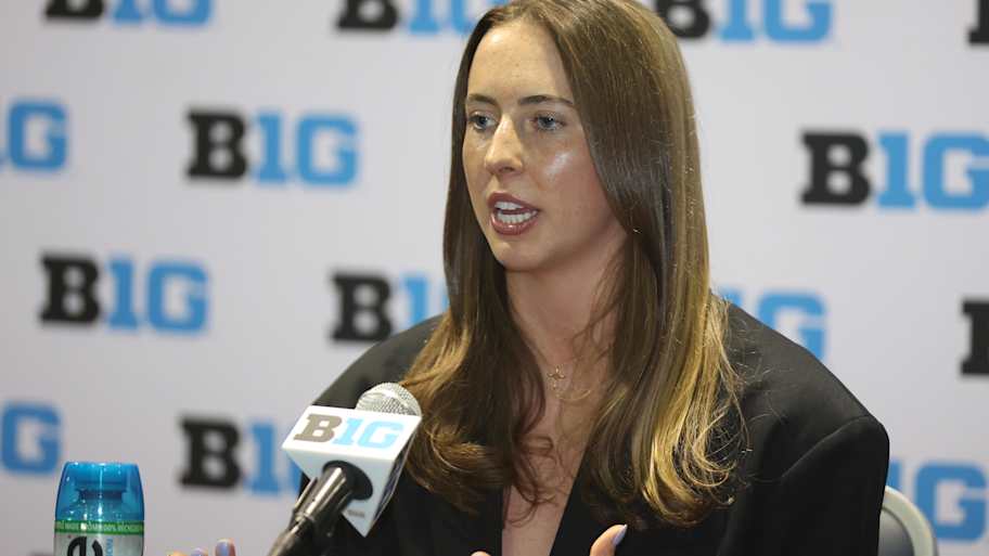Grace Sullivan reaches 1,000 career points as Northwestern battles USC