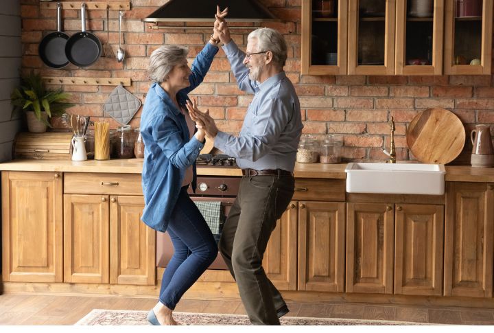 15 tips for maintaining a positive outlook after age 65