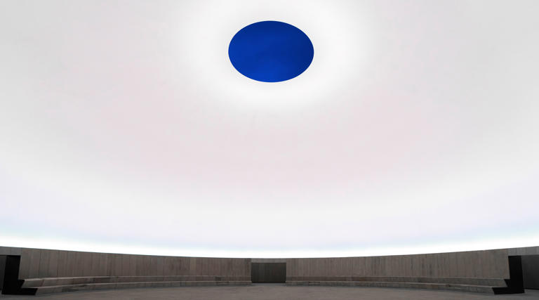 James Turrell célèbre l'été avec son œuvre la plus ambitieuse à ce jour
