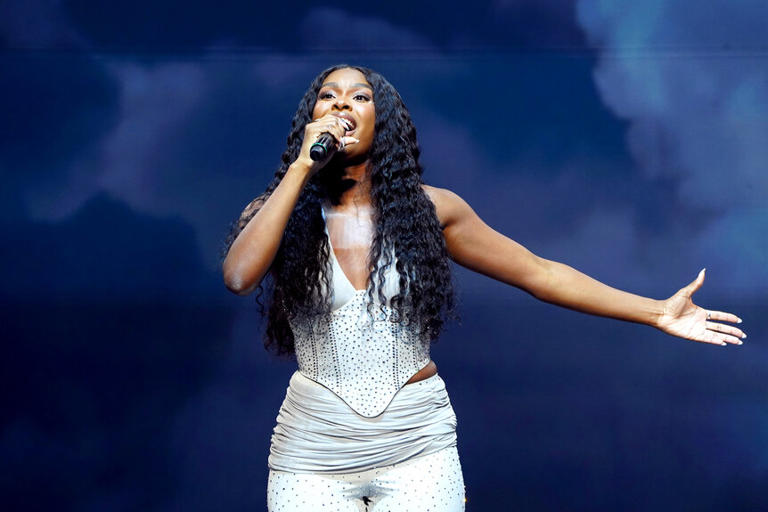 Coco Jones singing “Lift Every Voice and Sing” at Super Bowl LX ...