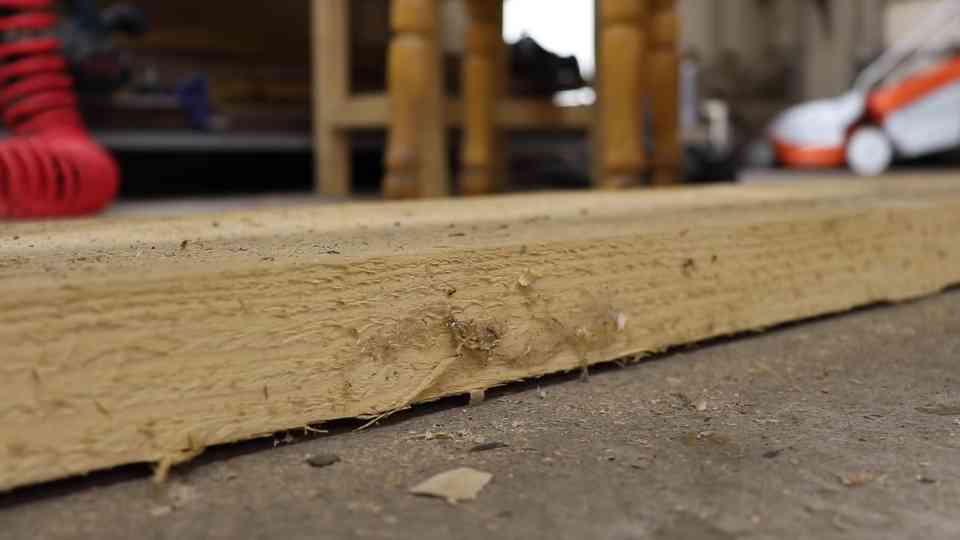 How to build a DIY wooden bench from scratch