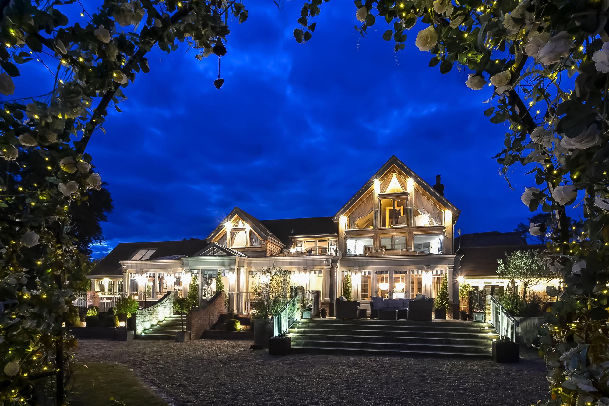 £2.75m Hampshire mansion with swimming pool and cinema remains unsold ...