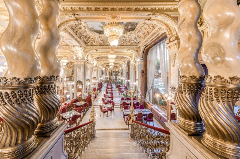 Budapest’s most photographed café: 13 smart tips before you go