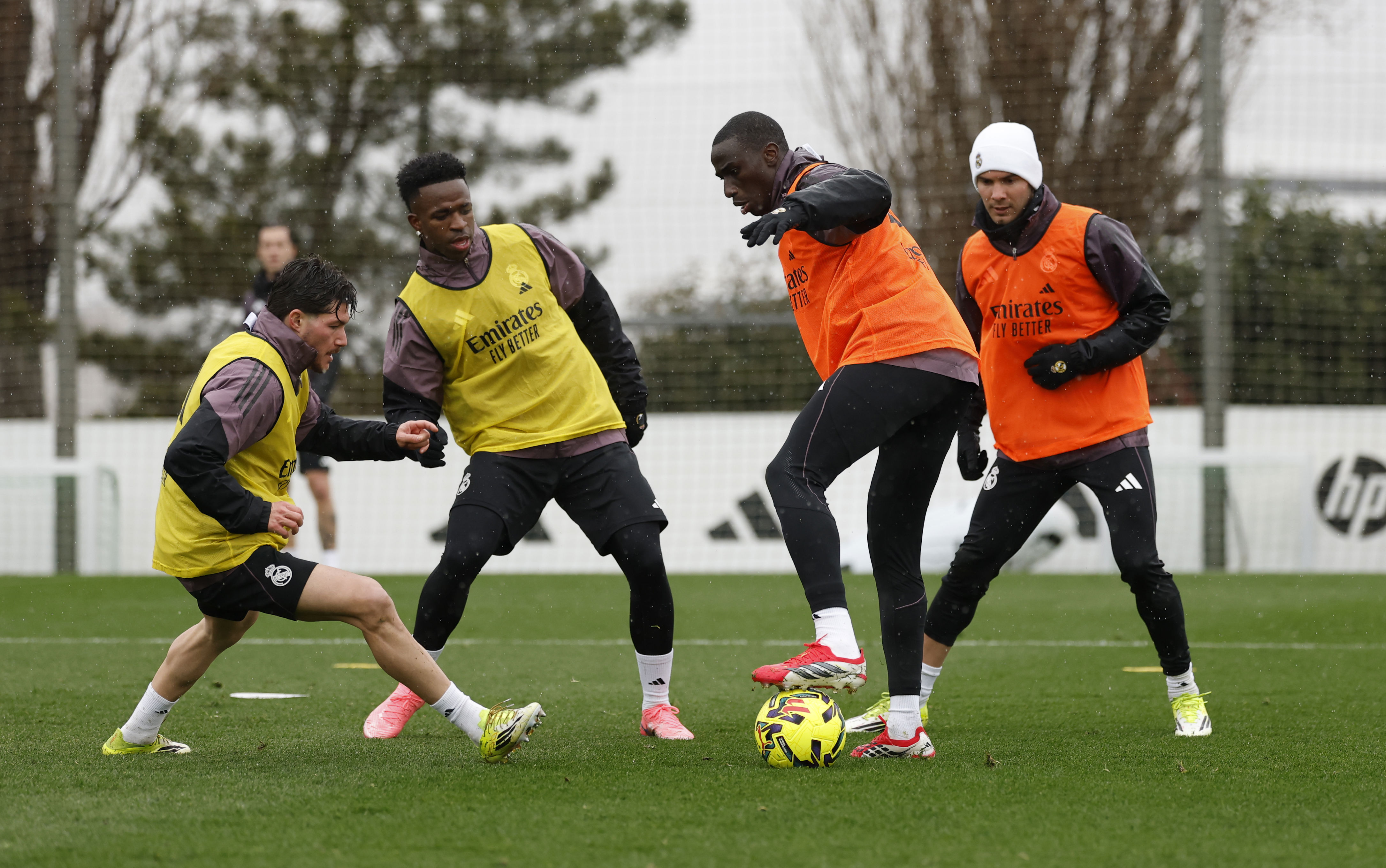 Real Madrid complete latest training session ahead of Valencia clash