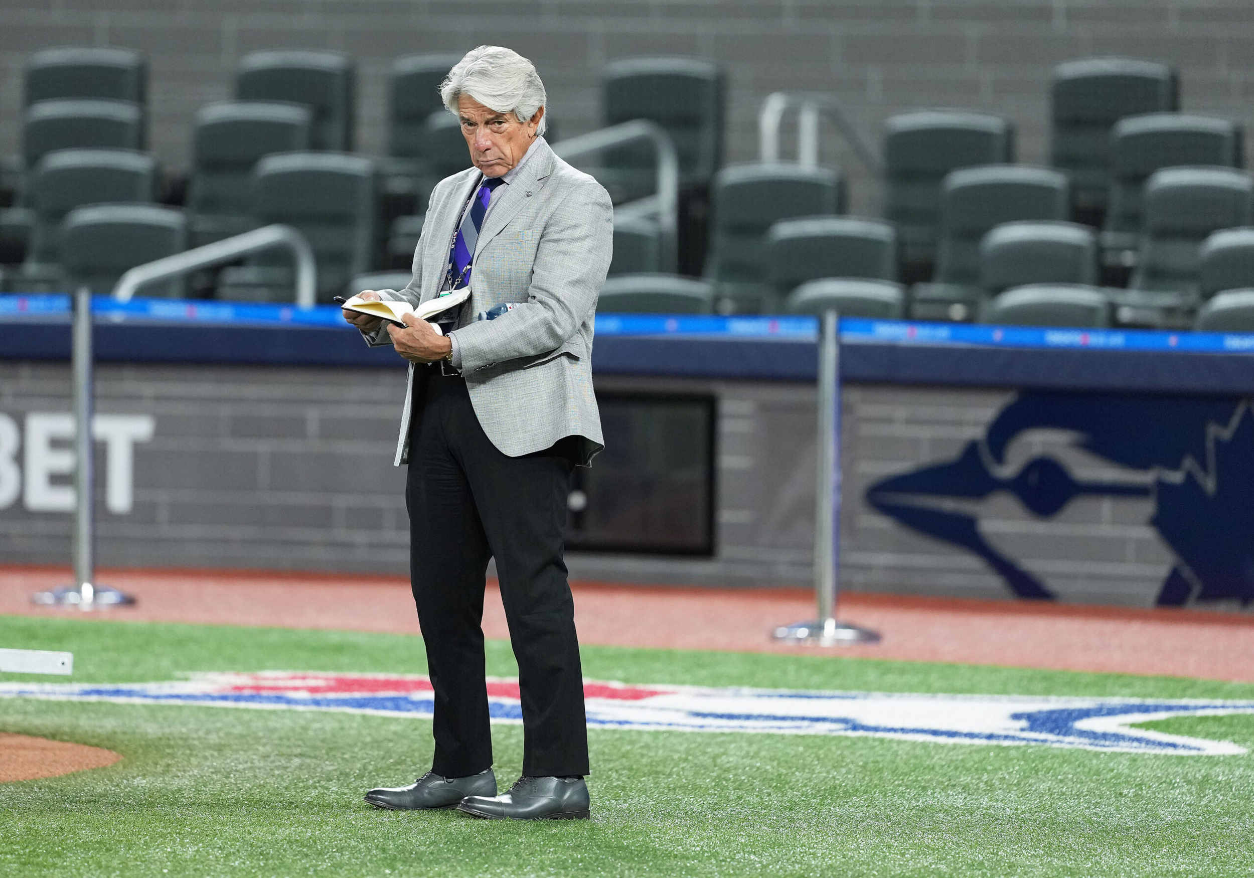 Legendary Blue Jays broadcaster Buck Martinez retires ahead of 2026 season