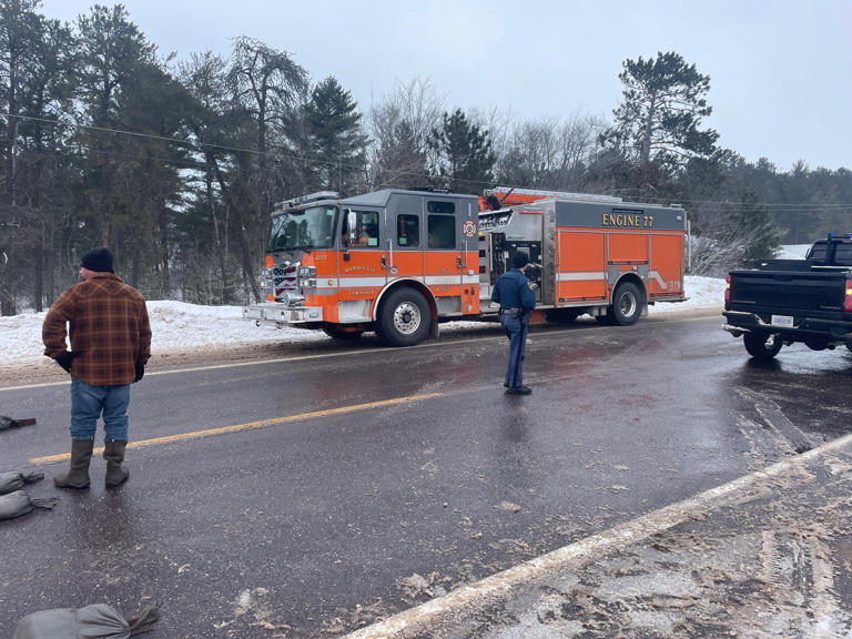 Update: M-28 reopens after multi-car pileup