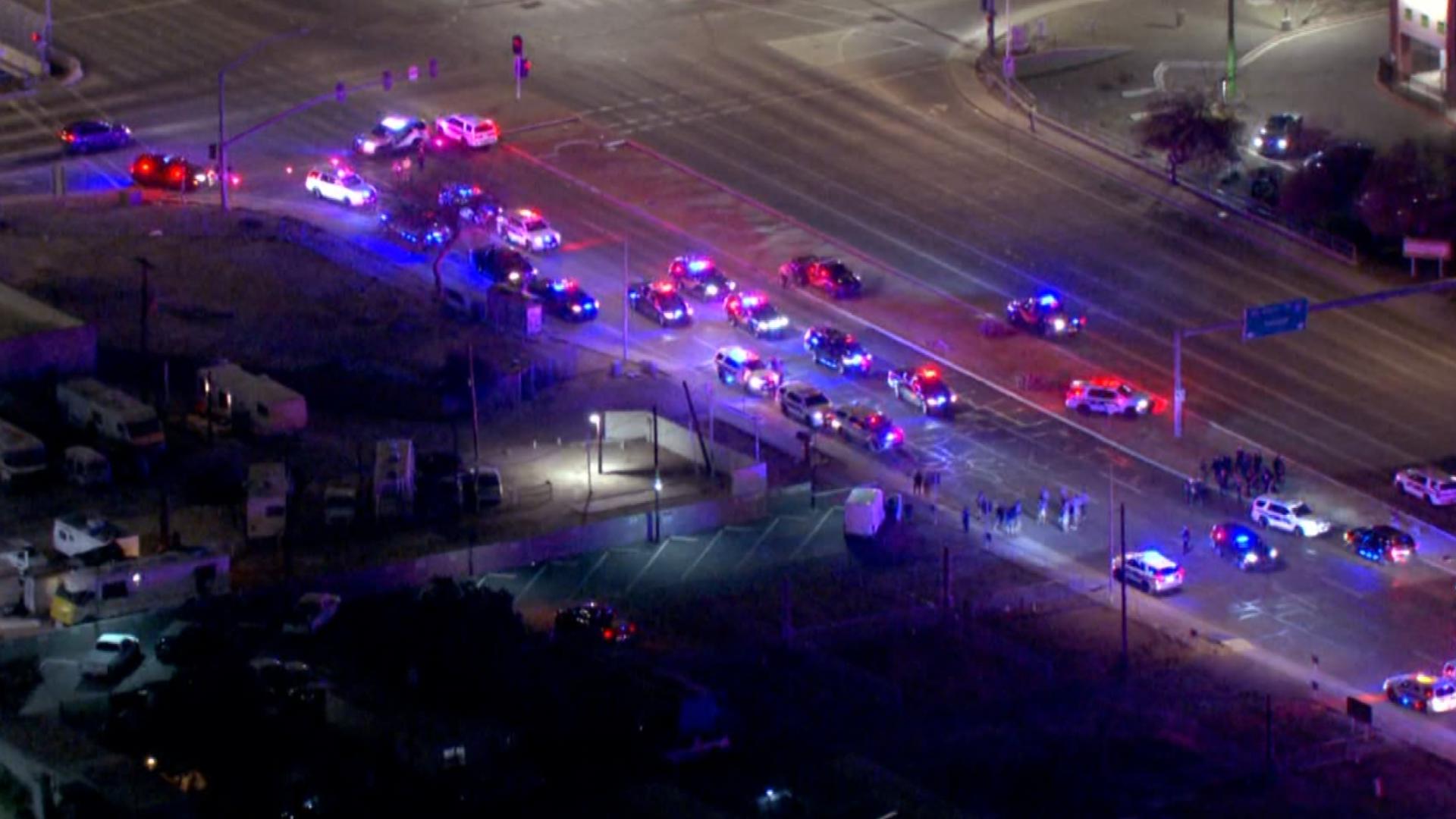 4 troopers injured as SWAT team executes warrant at Phoenix residence