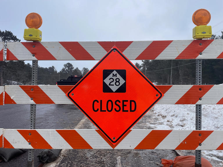 Update: M-28 reopens after multi-car pileup