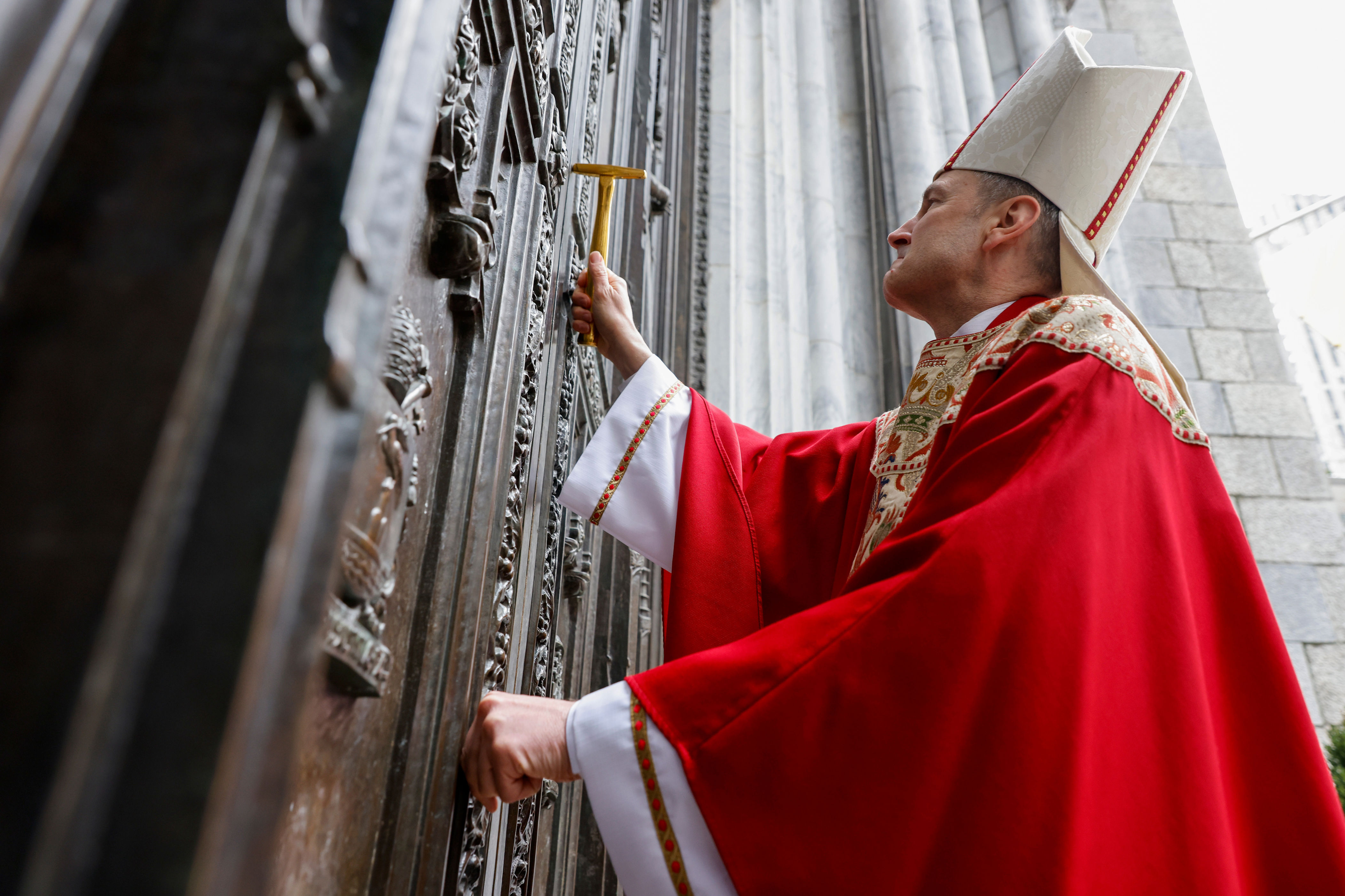New Archbishop Ronald Hicks installed at NYC’s St. Patrick’s Cathedral ...