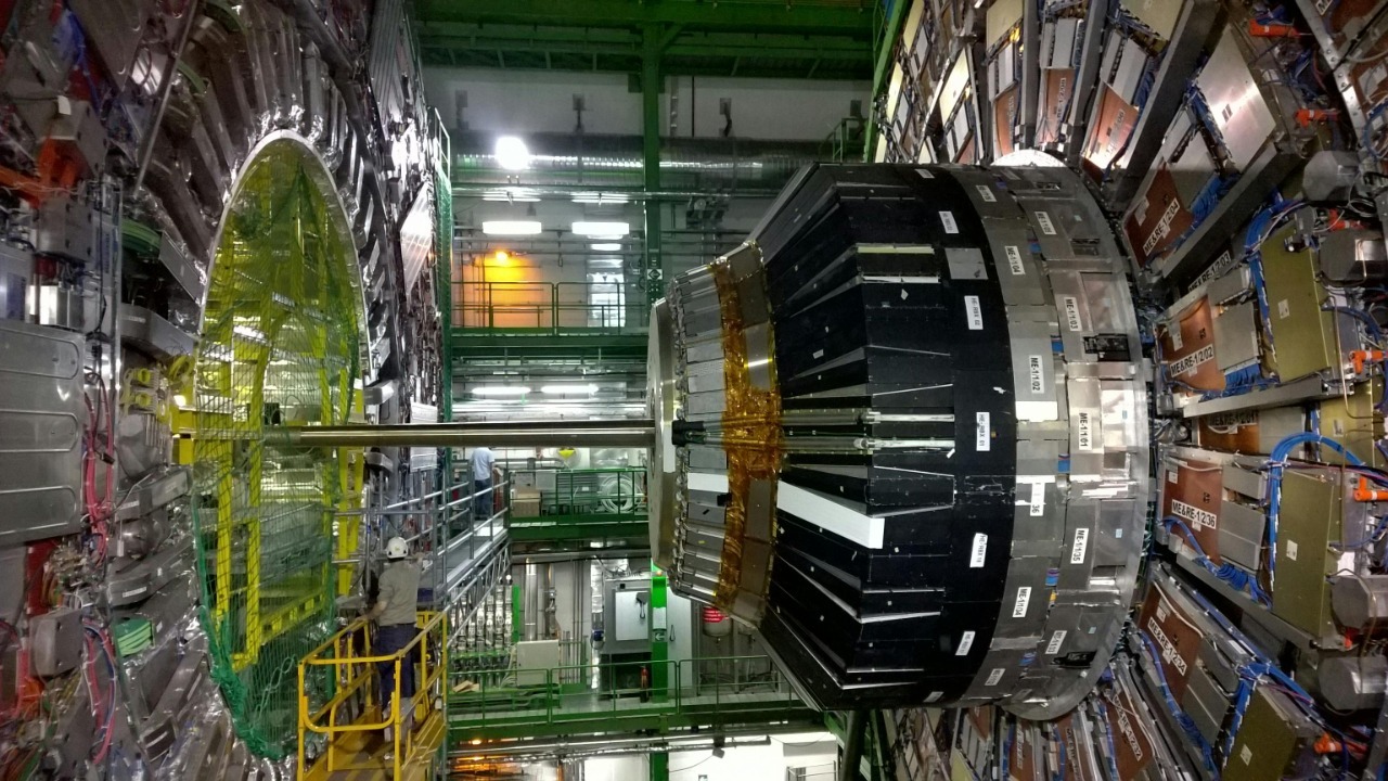 Scientists spot a neutrino 100,000x more powerful than any particle ...