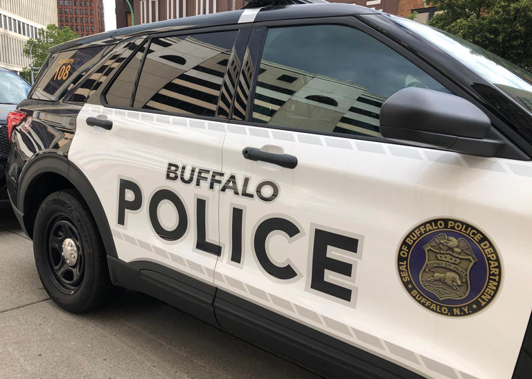 Man charged with robbery in Buffalo vape shop