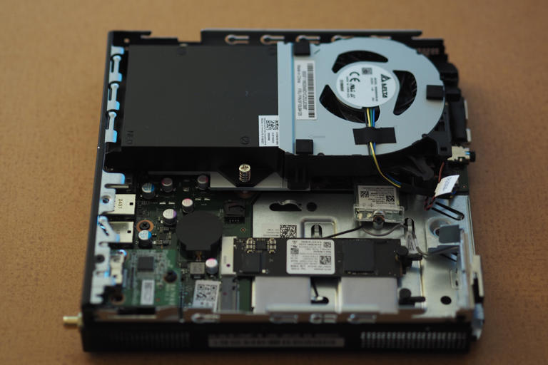 Lenovo ThinkCentre Neo 50q Tiny (Snapdragon)