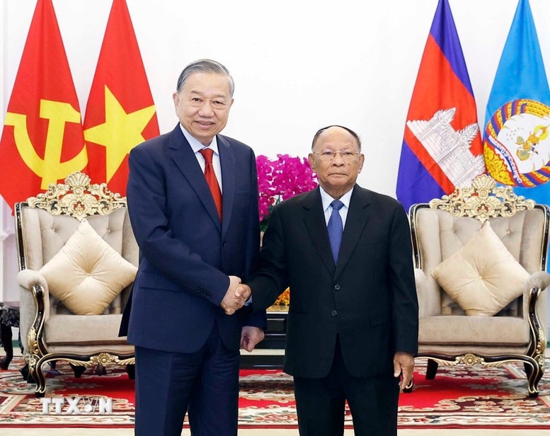 Tổng Bí thư Tô Lâm hội kiến Chủ tịch danh dự Đảng Nhân dân Campuchia ...