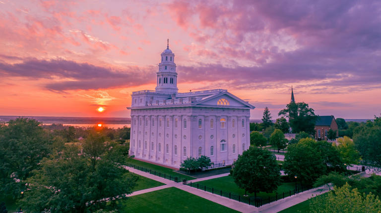 5 charming Illinois towns with relaxed Midwestern vibes