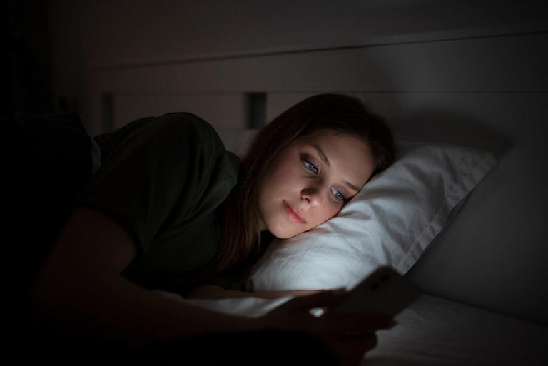 5 tips menghentikan overthinking sebelum benar-benar menguras energi
