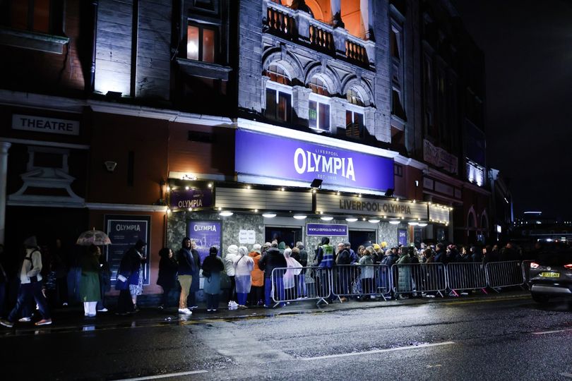Huge queue spotted in Tuebrook
