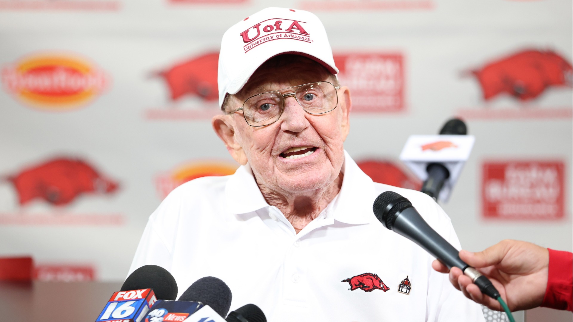 Lou Holtz's legacy: Impact on college football and ESPN