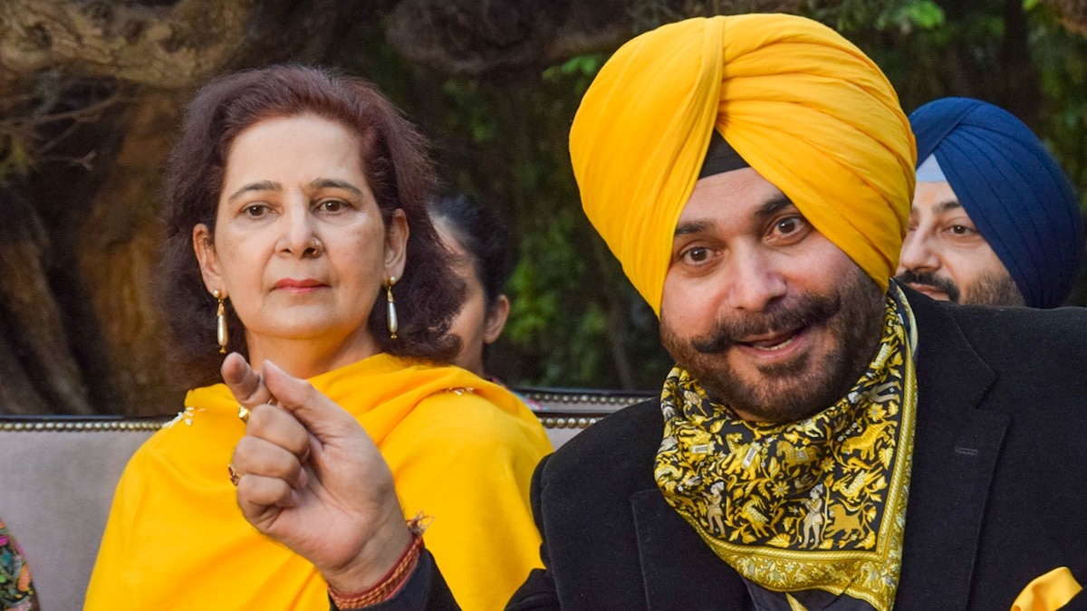 Navjot Kaur Sidhu attacks Rahul Gandhi after quitting Congress