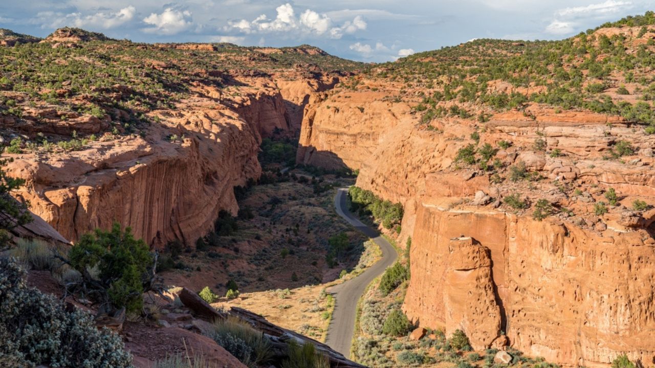 Utah’s wildest 67-mile road crosses three federal lands with zero gas ...