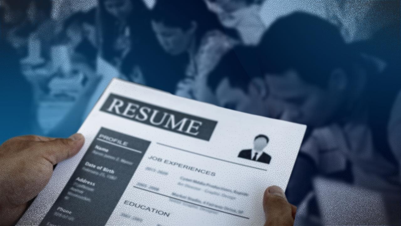 Unemployment falls below 5 percent in April