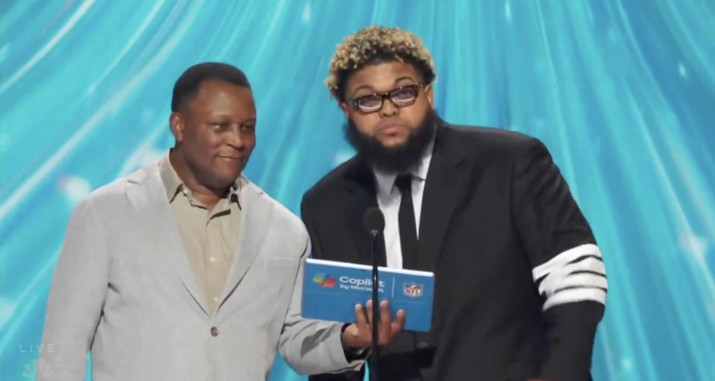 Comedian apologizes for NFL Honors incident