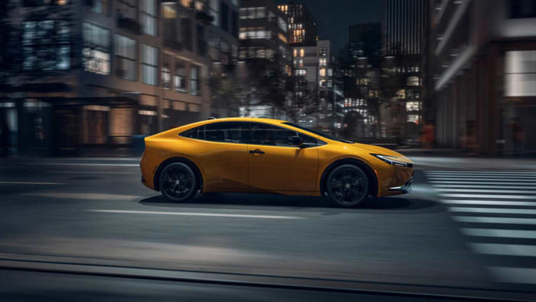 Toyota wants to build 30% more hybrids in 2 years