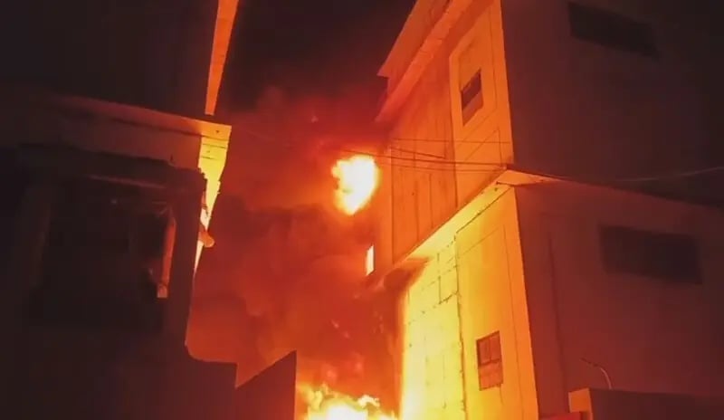 Third-degree fire spreads to multiple factories in Landhi Export ...