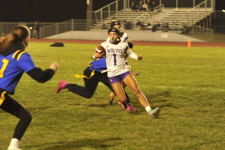 Updated: Flag football earns state playoff berth