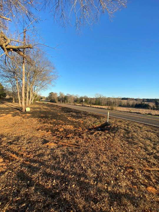 10-acre grass fire destroys Nacogdoches County apartment