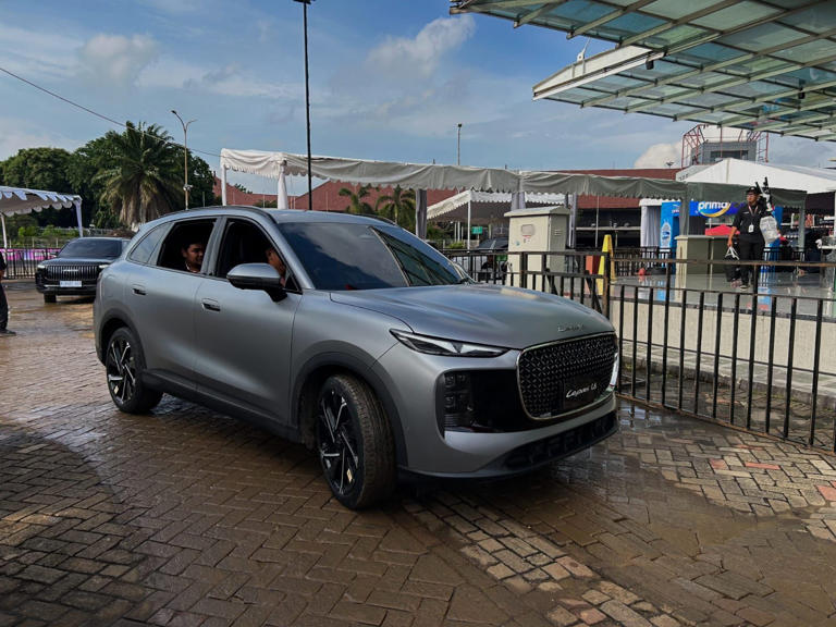Fitur lepas L8 PHEV banyak mirip Tiggo 8 CSH, tapi dapat tambahan ini
