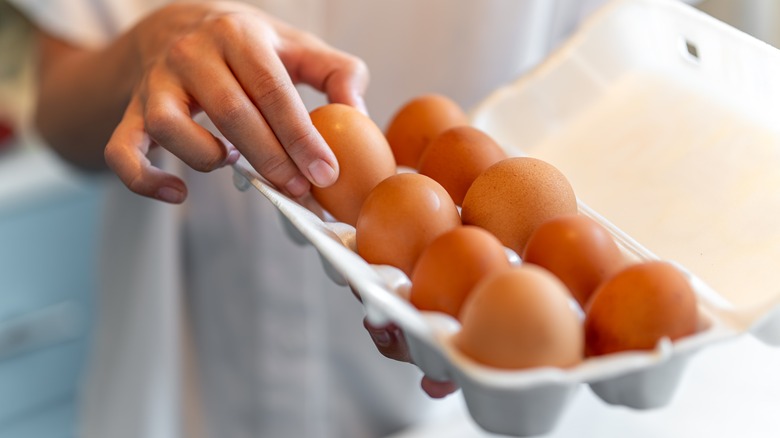14 common mistakes you're probably making when poaching eggs, according ...