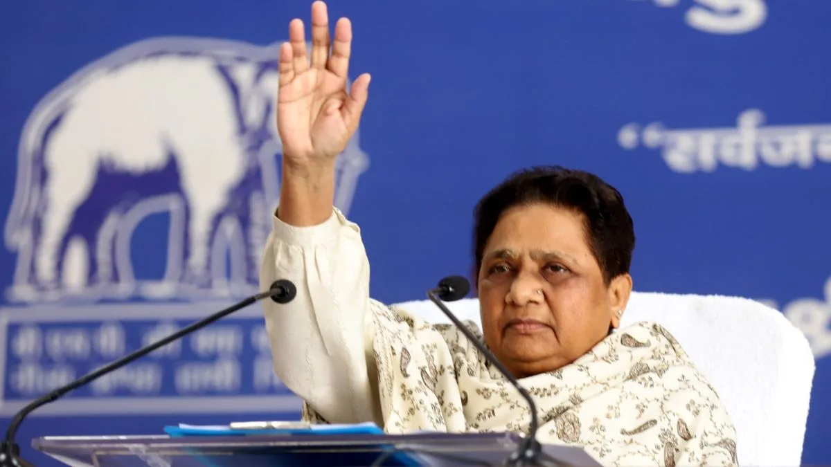 Mayawati slams SP for its statement against Brahmin community