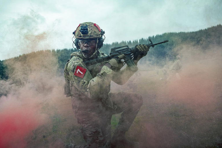 Netflix deelt releasedatum en eerste beelden van gloednieuwe ...